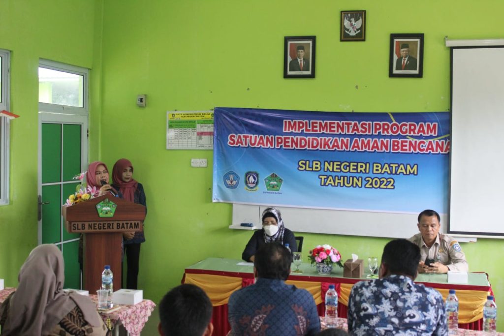 IMPLEMENTASI PROGRAM SATUAN PENDIDIKAN AMAN BENCANA SLB NEGERI BATAM ...